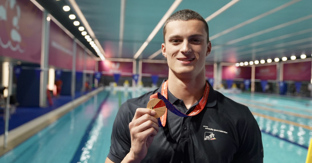 adh / Gold im Schwimmen und Bronze in der Leichtathletik bei den FISU World University Games ...